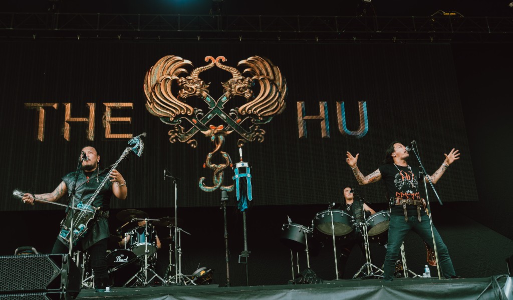 フジロックを震撼させたモンゴルの雄、The HUが語るチンギス・ハンとメタリカへの敬意 | Rolling Stone Japan(ローリングストーン ジャパン）