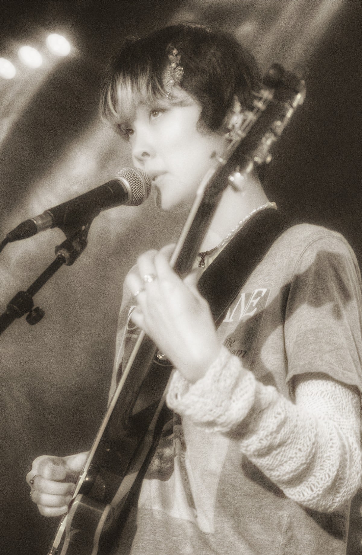 Mei Semonesが語る半生と今 日本とアメリカのルーツ、『Animaru』という自分だけの音楽 | Rolling Stone ...