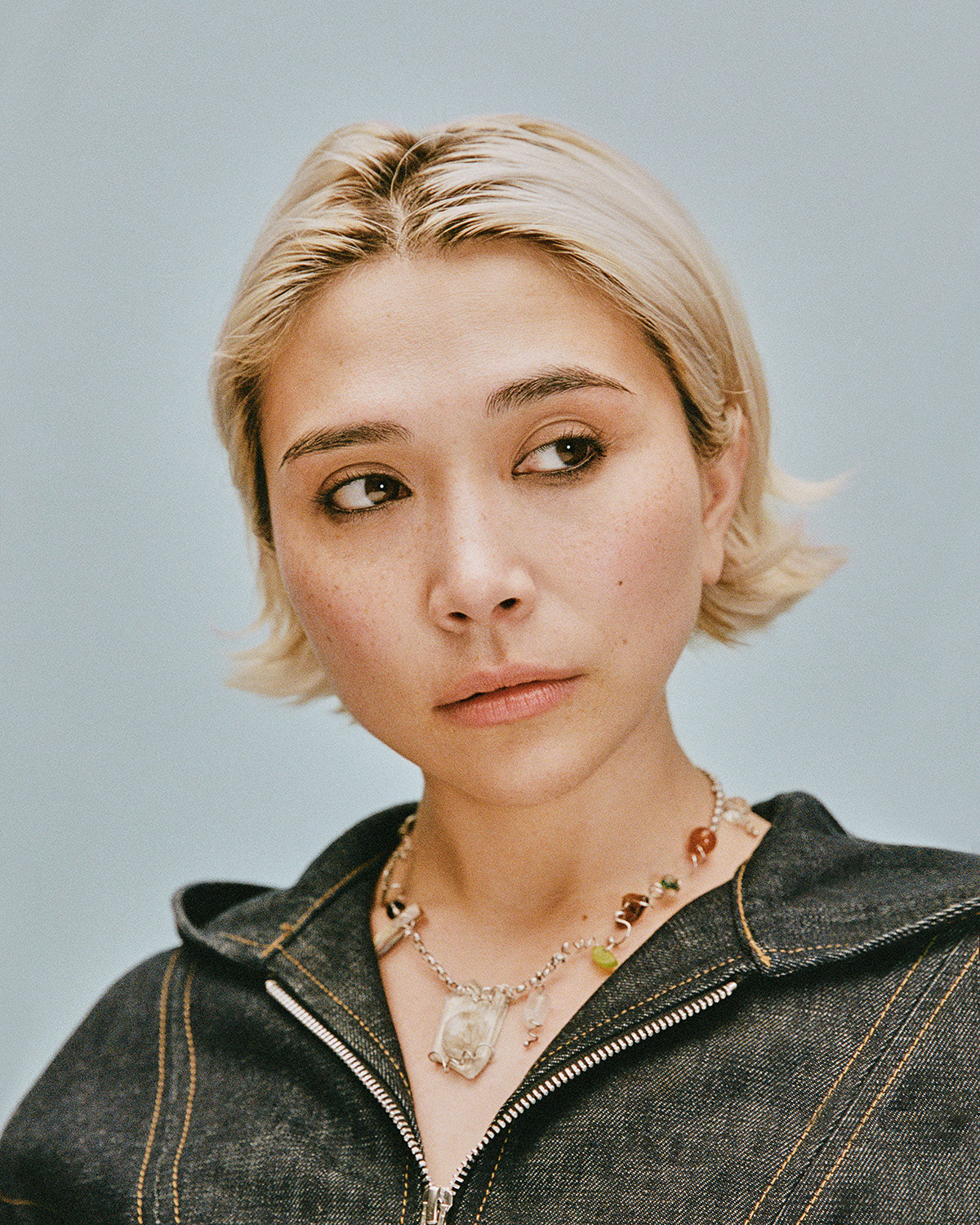 Miso Extraが語る、日英ルーツが溶け合う甘美なポップス「もちもちって響きがマジで大好き」 | Rolling Stone Japan(ローリングストーン ジャパン）